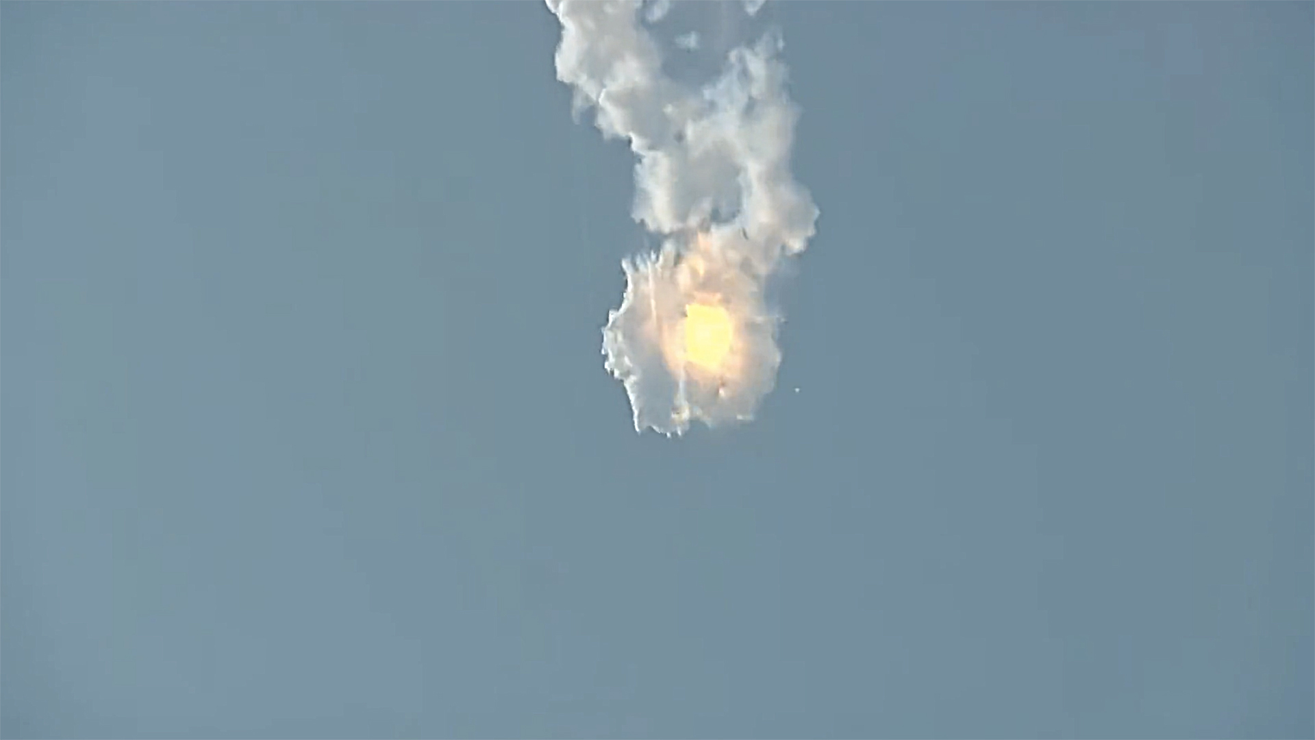 WATCH: World’s most powerful rocket explodes midair